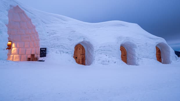 Cozy Swiss Igloo Hotel Comes with a Jacuzzi Overlooking the 'Matterhorn' - WanderWisdom News