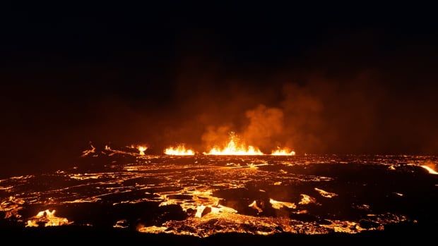 Thrill-Seekers Line Up To View Volcano Eruption in Iceland, Ignoring ...