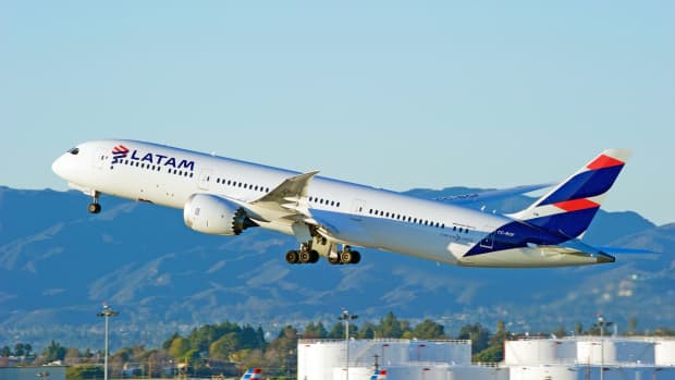 Video Shows Total Chaos in Cabin of Boeing 787 Dreamliner That ‘Dropped ...