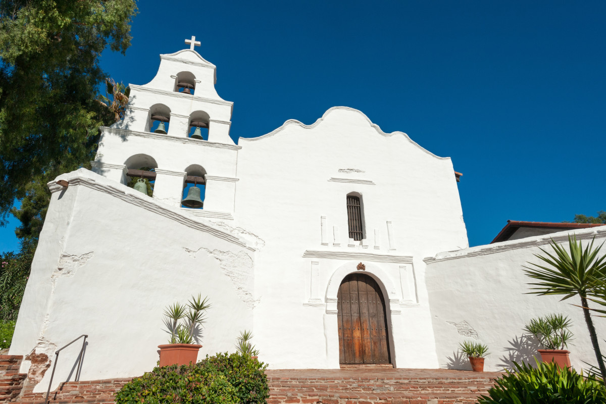 Visiting the Spanish Missions in California - WanderWisdom