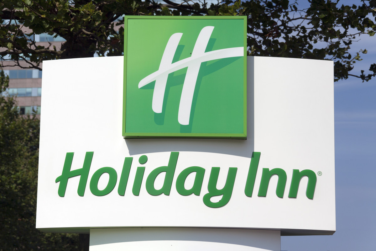 'Holiday Inn' Hotel in Kentucky That's Stuck in the 80s Is Classic ...