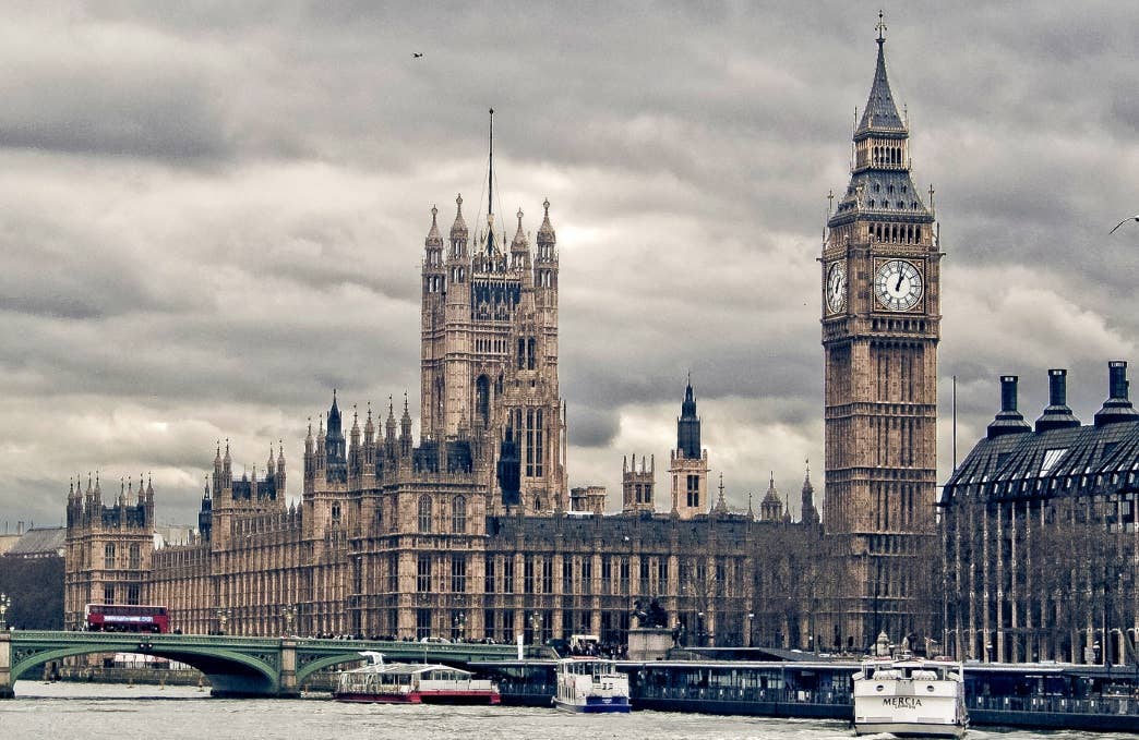 Top 10 Important Buildings in England - Wanderwisdom