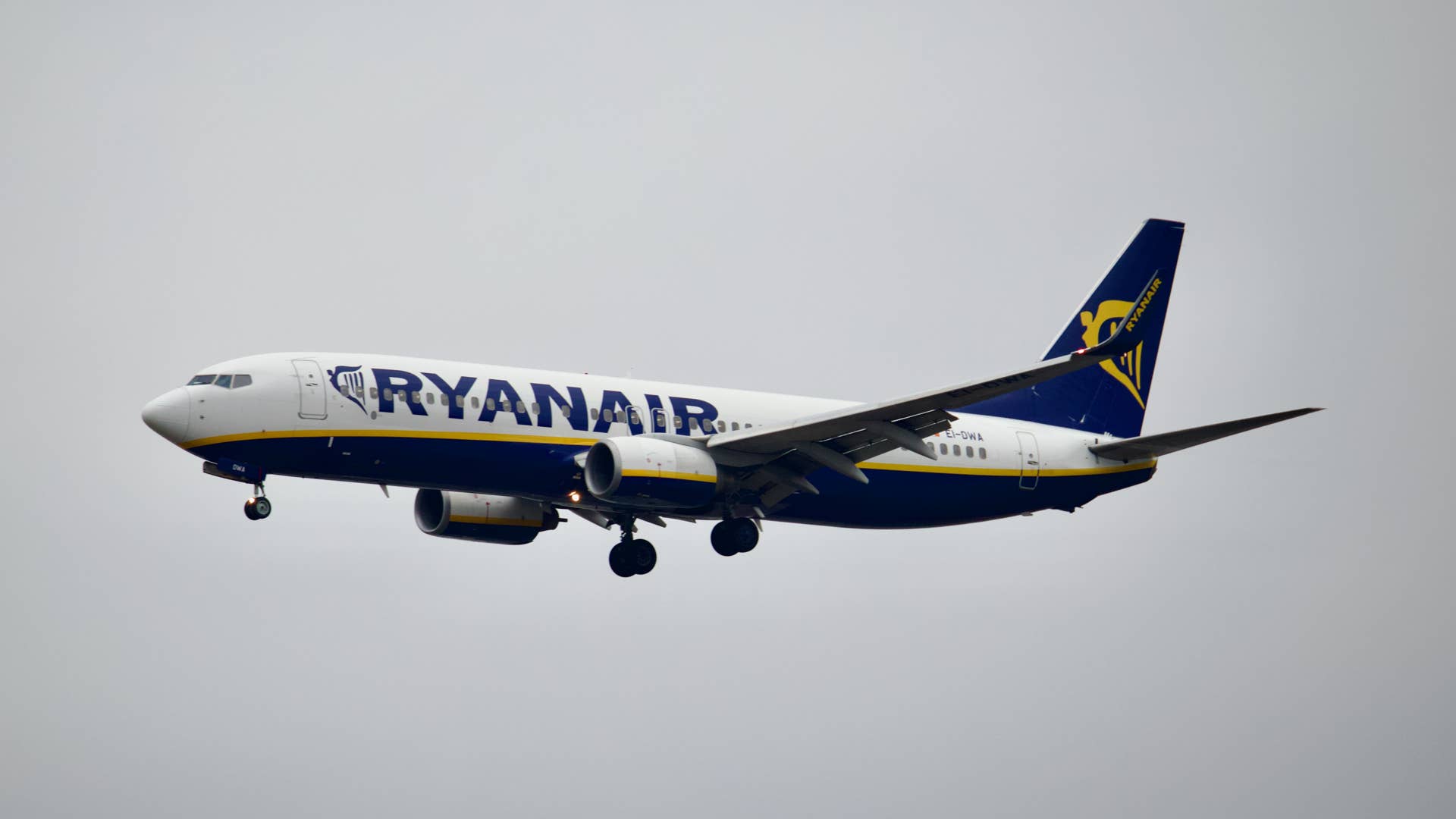 Traveler Tries 'Cheapest Abroad Flight Roulette’ Challenge and Ends up ...