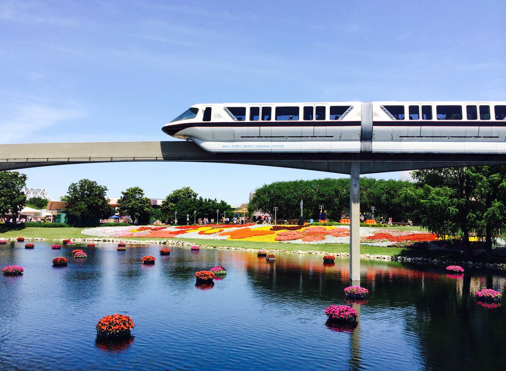 Man's Video of Forgotten Attractions at Disney World Has People ...