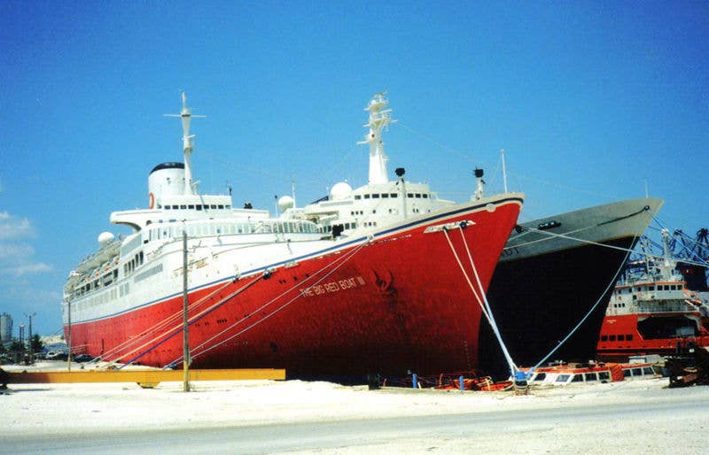 Throwback 90's Commercial for the Original Disney Cruises Is Prime ...