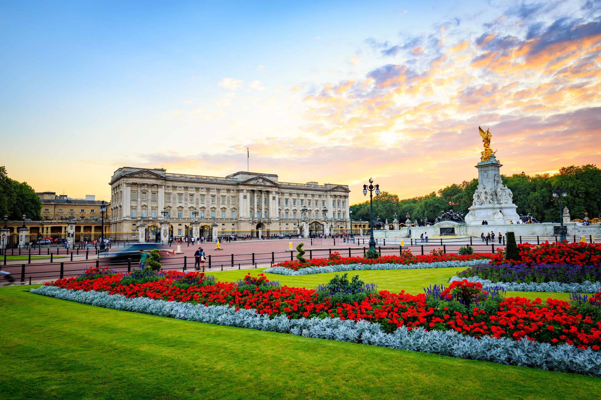 Video Showing Double Rainbow Over Buckingham Palace Is Such a Thing of ...