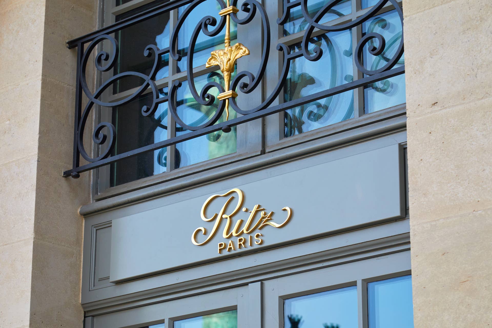 Video Revealing the Truth About 'The Ritz' in Paris Is a Real Eye ...