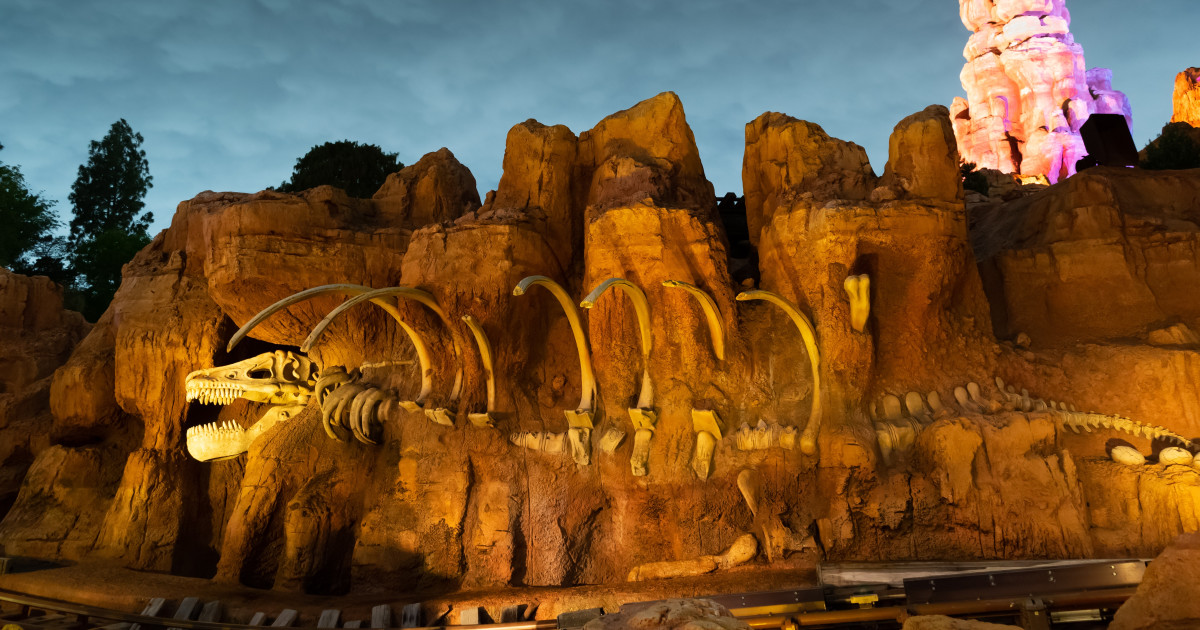 'Disneyland Big Thunder Mountain' Hack Looks Like So Much Fun ...