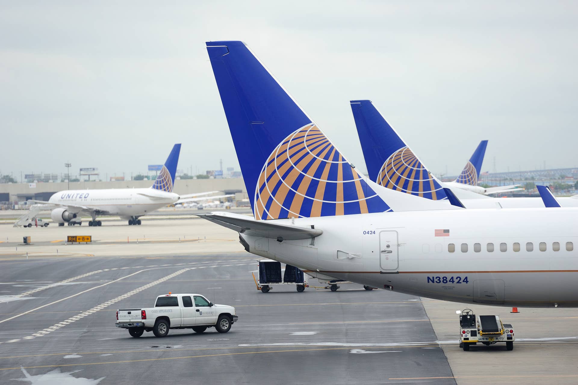 Cool Feature on Brand New 'United' Planes Makes for a Nicer Flight ...