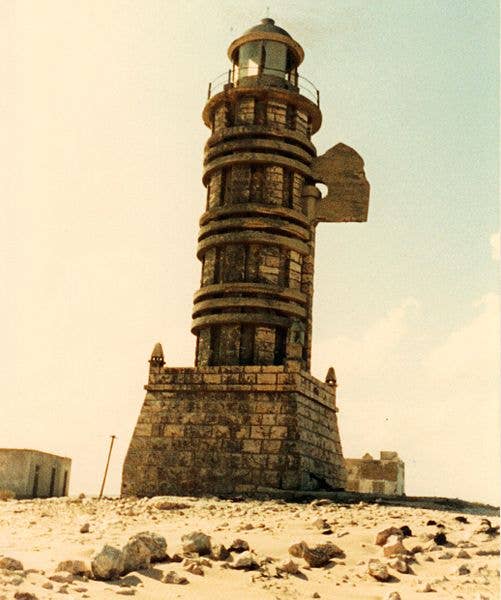 10 Famous Lighthouses From Around the World - Wanderwisdom
