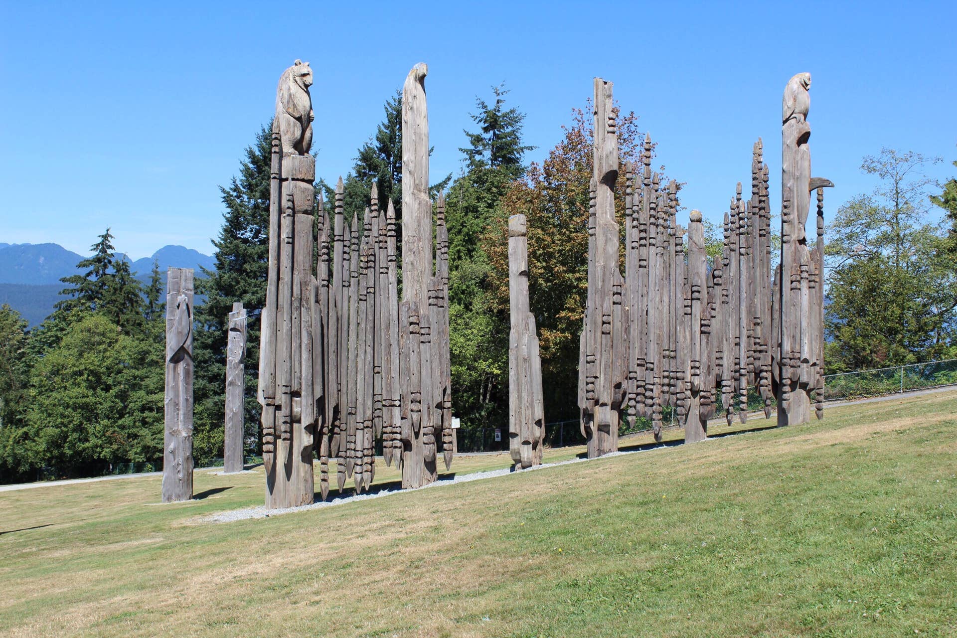 Burnaby Eco-Sculptures: Animals Made From Metal and Plants - Wanderwisdom