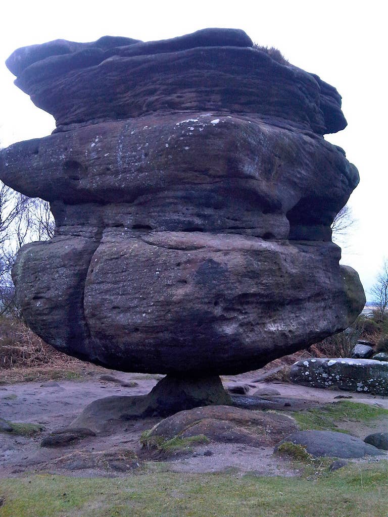 10 Amazingly Balanced Rock Formations to Visit Before They Disappear ...
