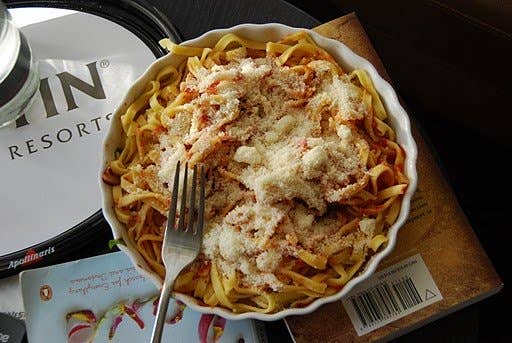 A Guide to Cooking Food in Hotel Rooms: Microwave Meals Optional ...