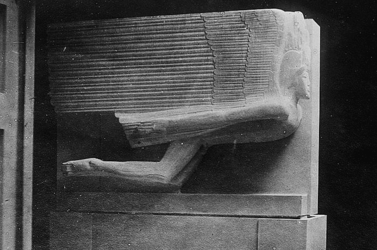 10 Unique Gravestones With Fascinating Stories - Wanderwisdom